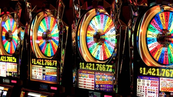 Progressive Slot Machines Explained - Where to Play - Biggest Payouts